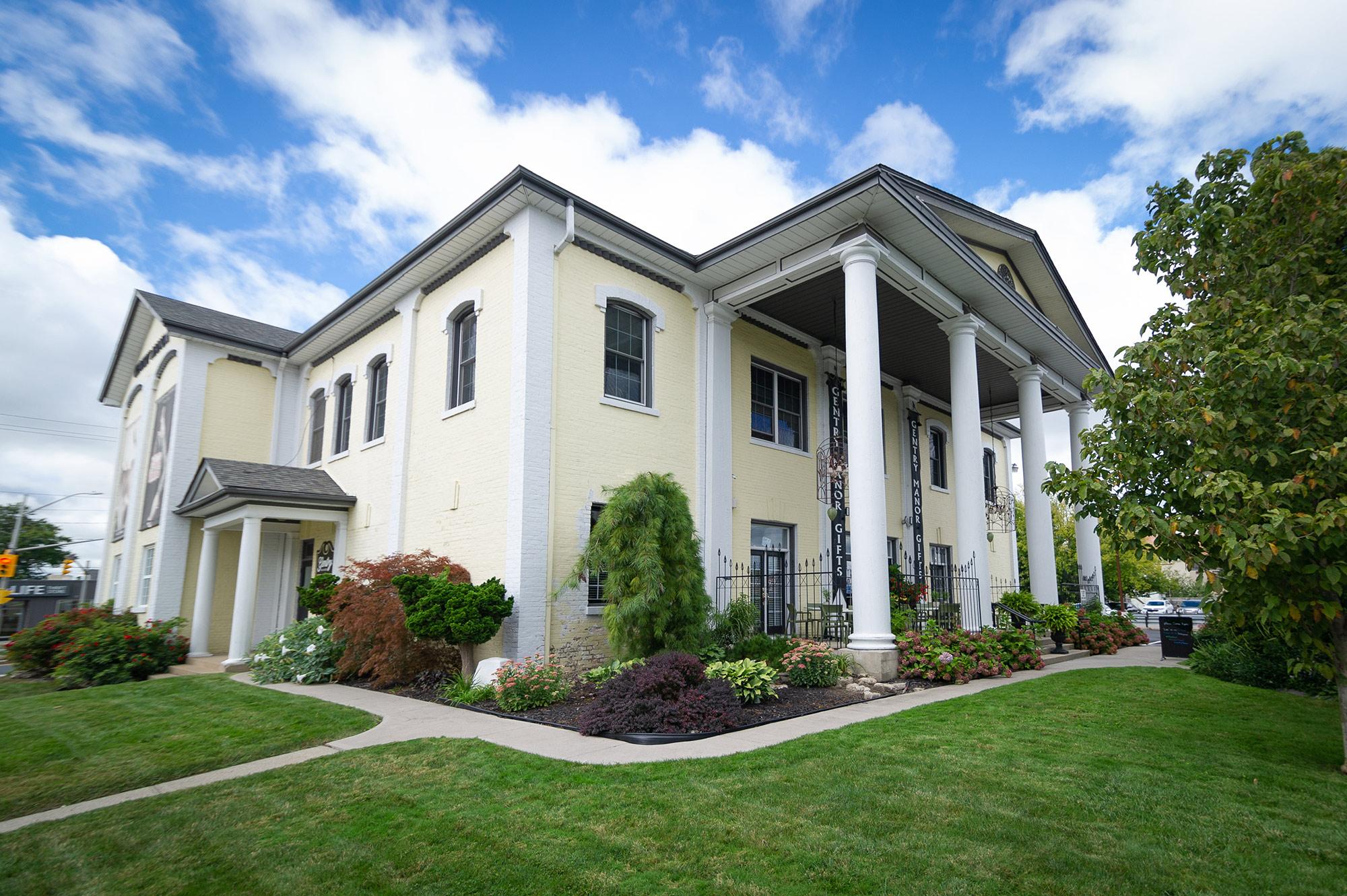 Gentry Manor – Chatham Hair Salon, Restaurant, Clothing & more!